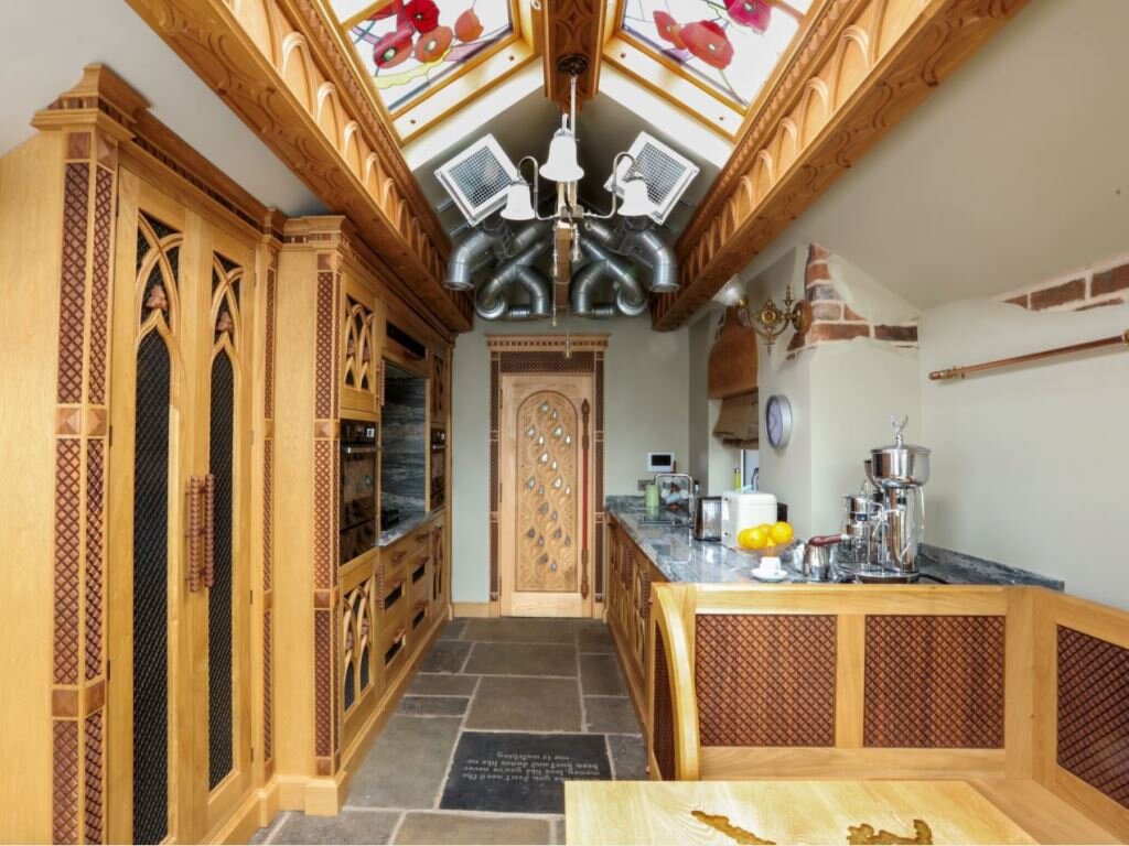 Thomas Philpott Limited - The Guild of Master Craftsmen